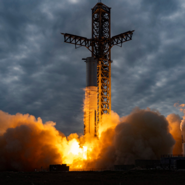 SpaceX Starship Engine Test Prepares for Historic Flight